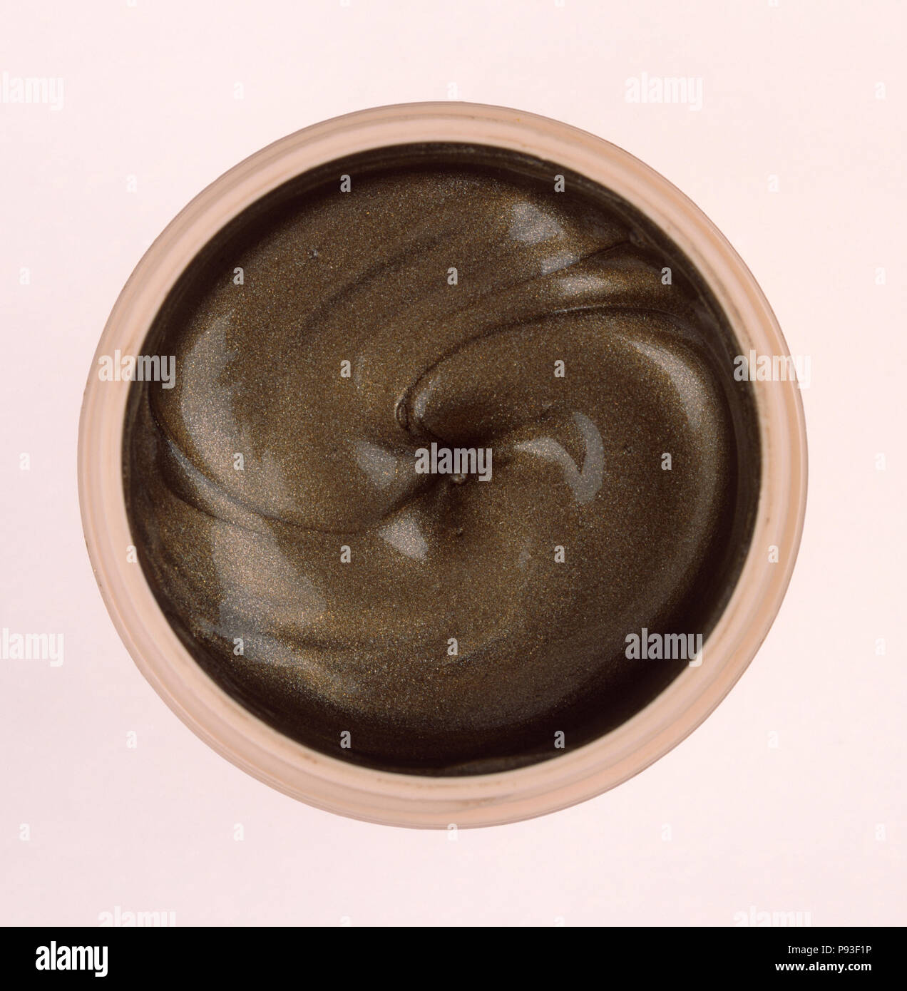 Metallic eyeshadow hi-res stock photography and images - Alamy