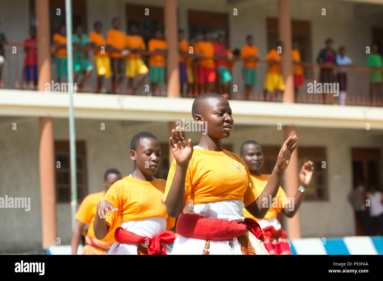 Africa girl dance hi-res stock photography and images - Alamy