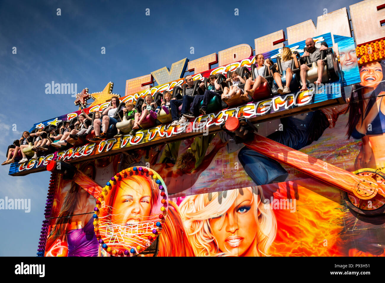 UK, England, Lancashire, Blackpool, South Pier, visitors on Extreme ...