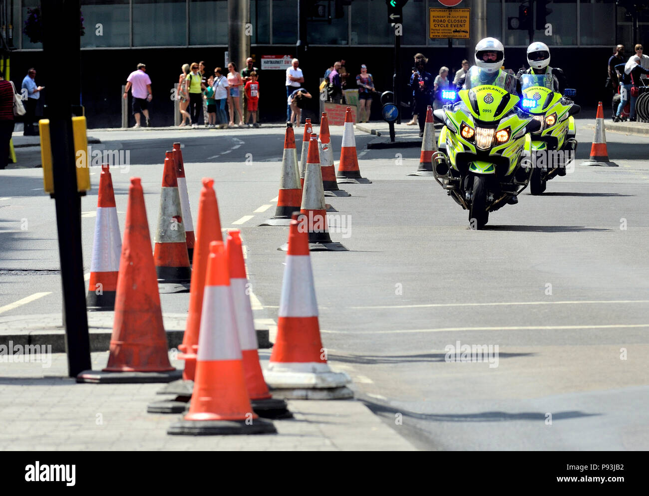 Motorcycle paramedic hi-res stock photography and images - Alamy