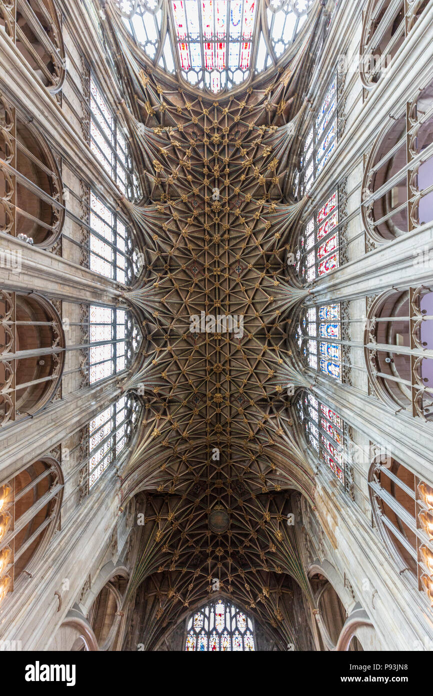 Ceiling gloucester cathedral hi-res stock photography and images - Alamy