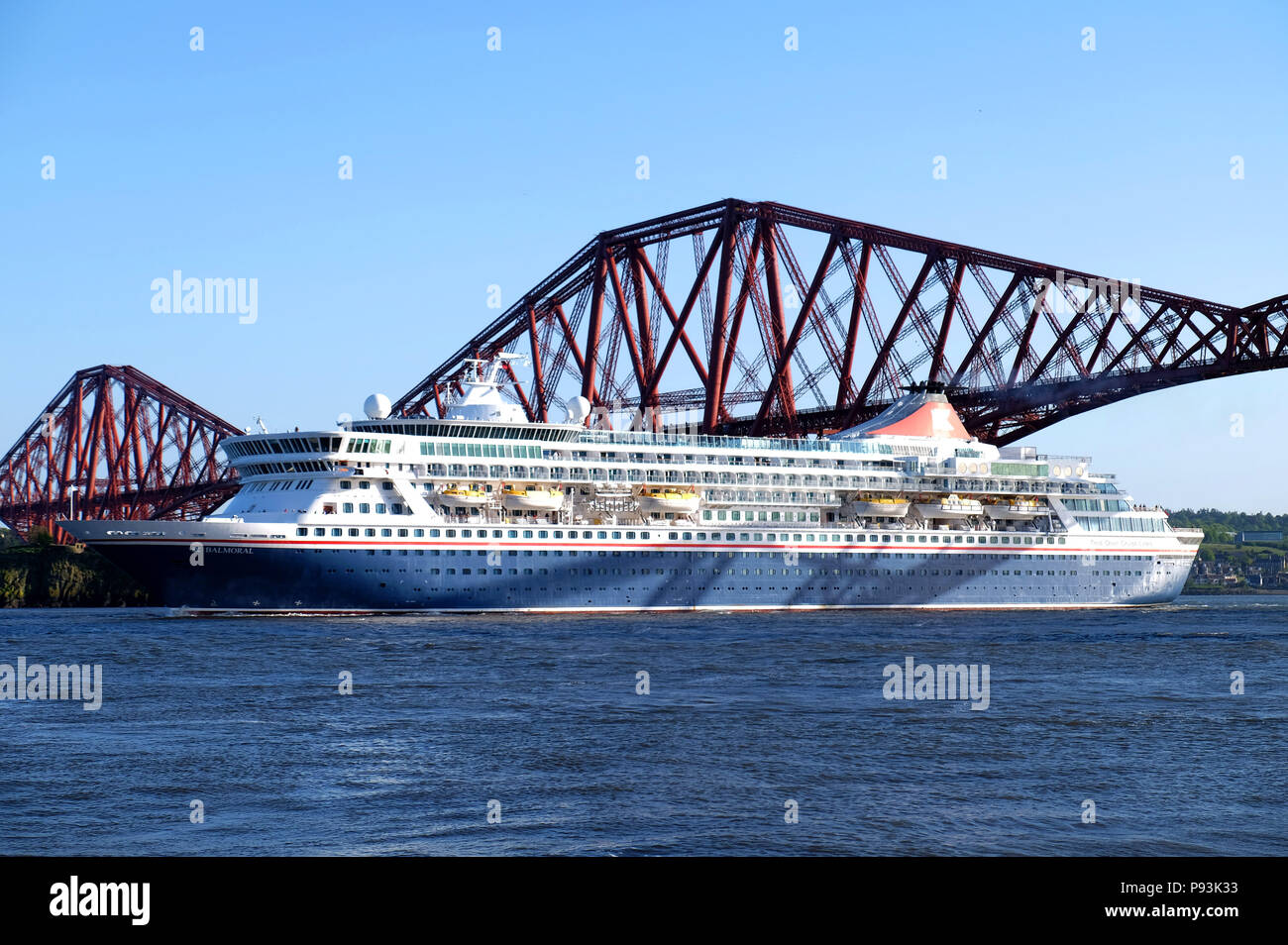 Balmoral edinburgh edinburgh bridges hi-res stock photography and ...