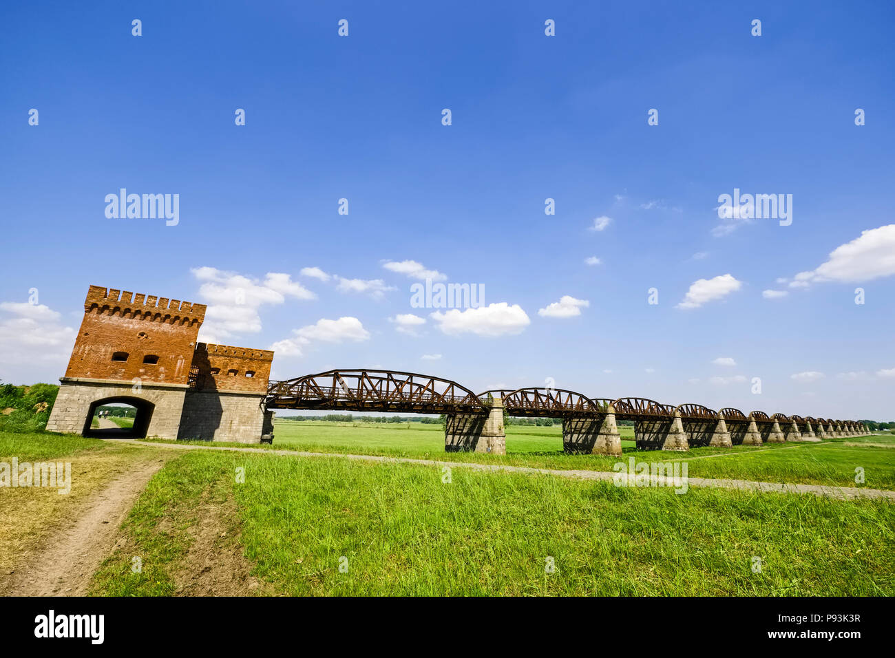 Railway bridge ruins hi-res stock photography and images - Alamy