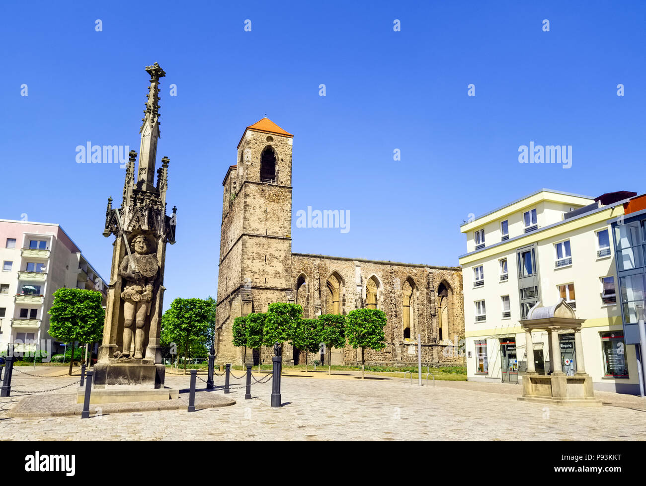 Roland horizontal hi-res stock photography and images - Alamy