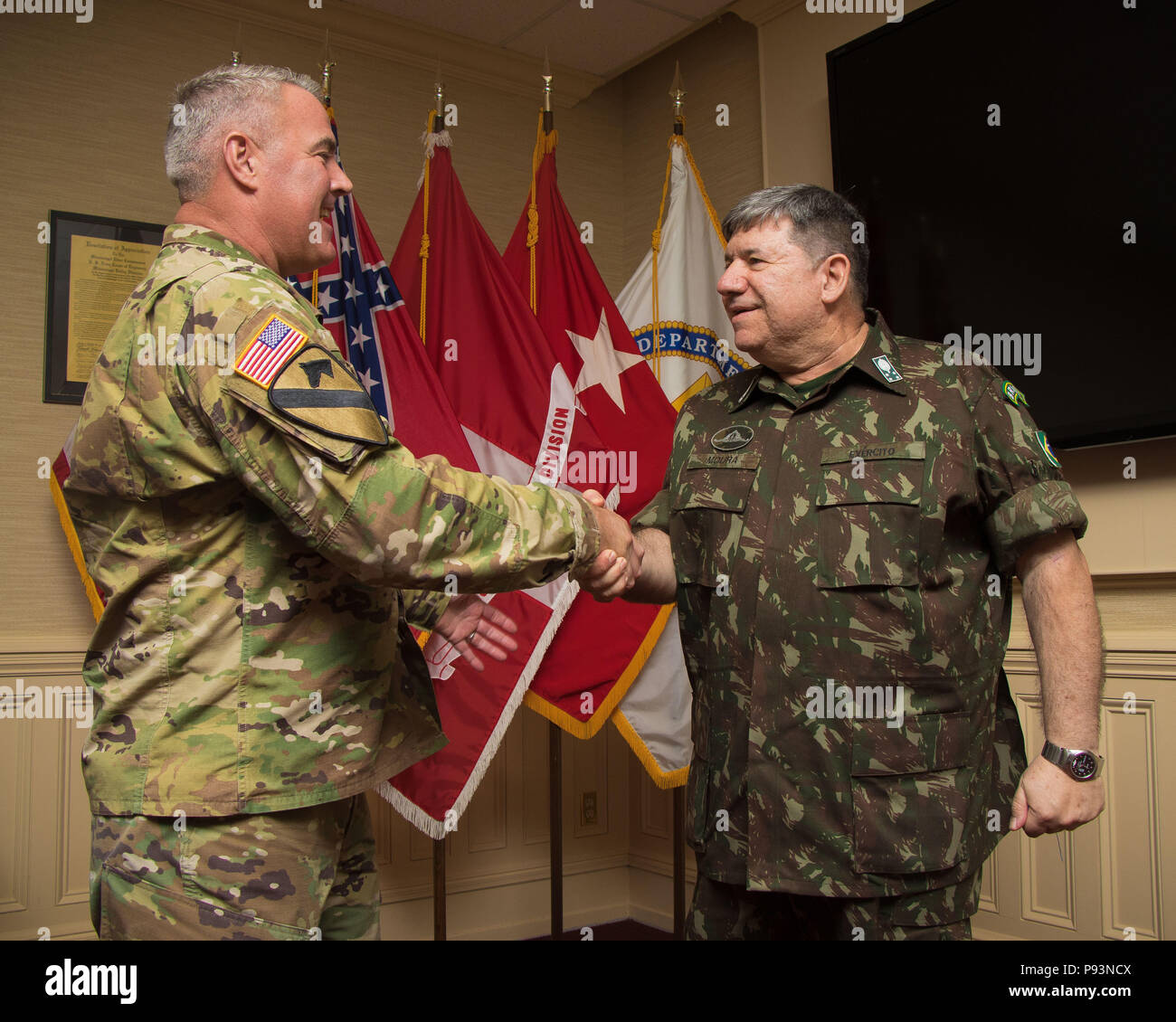 U.S. Army Corps of Engineers, Mississippi Valley Division Commander Maj ...