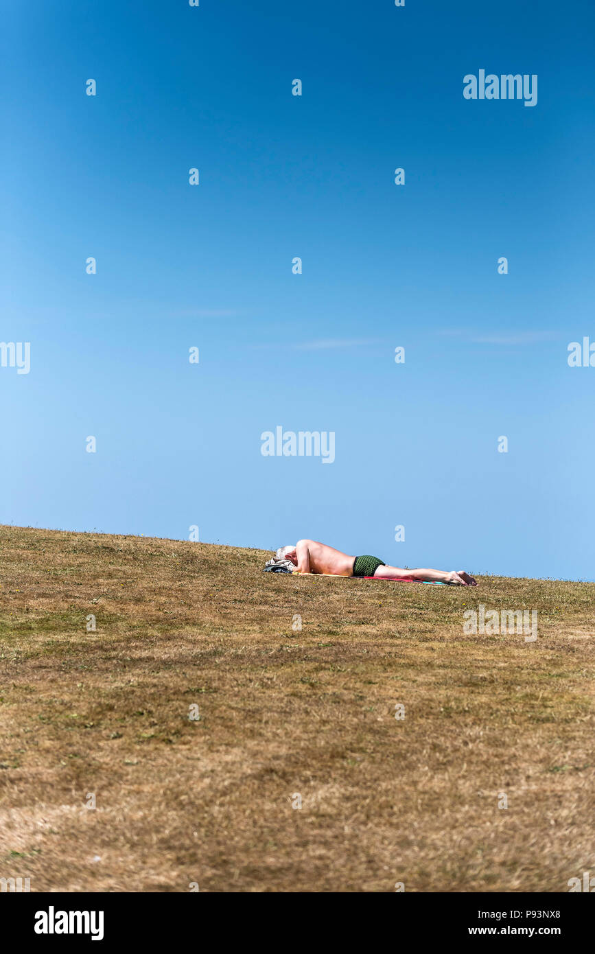 Skin cancer sunbathing hi-res stock photography and images - Alamy