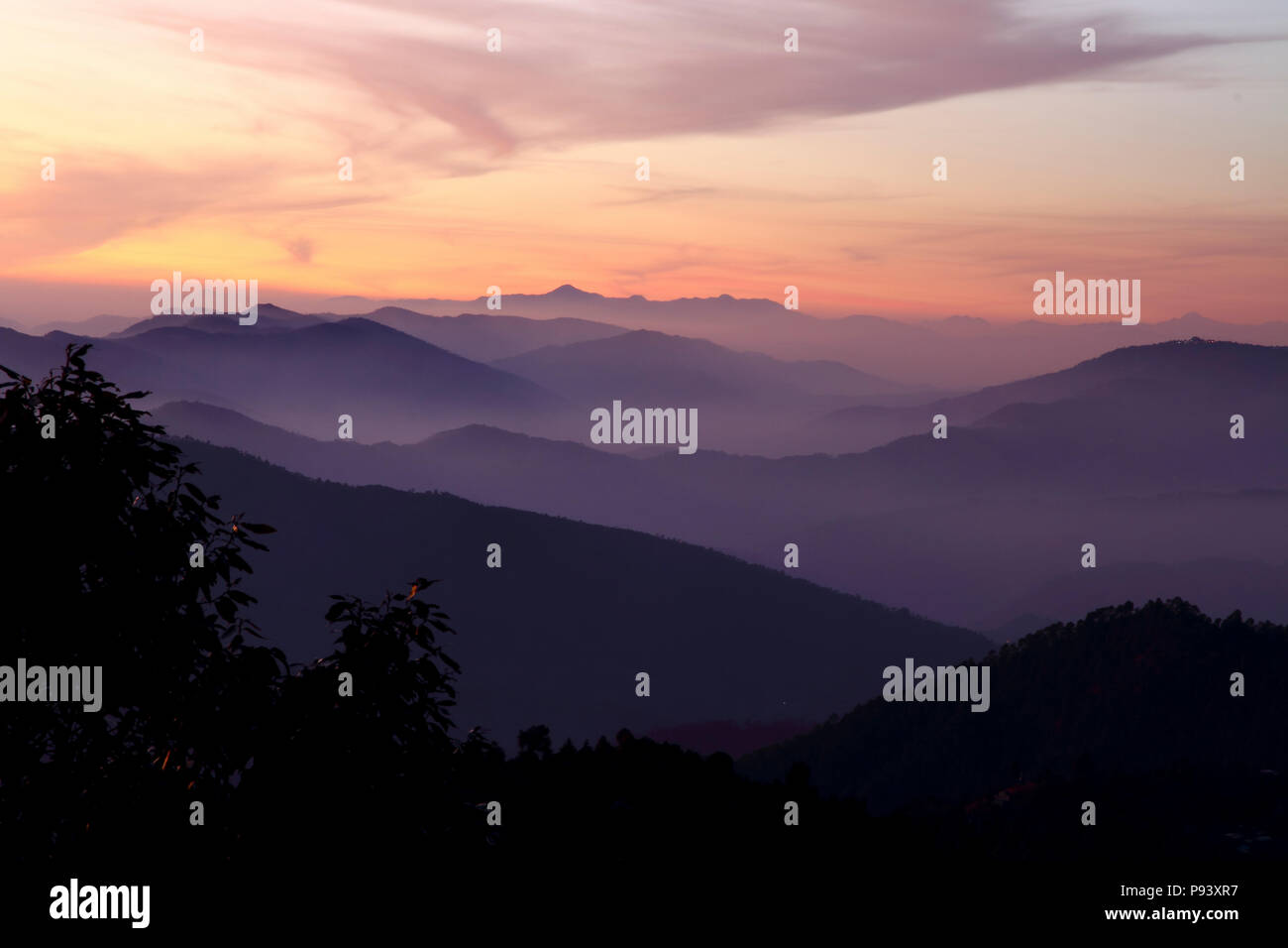 Himalayan Sunset in Mukteshwar Kumayun mountain range Stock Photo - Alamy