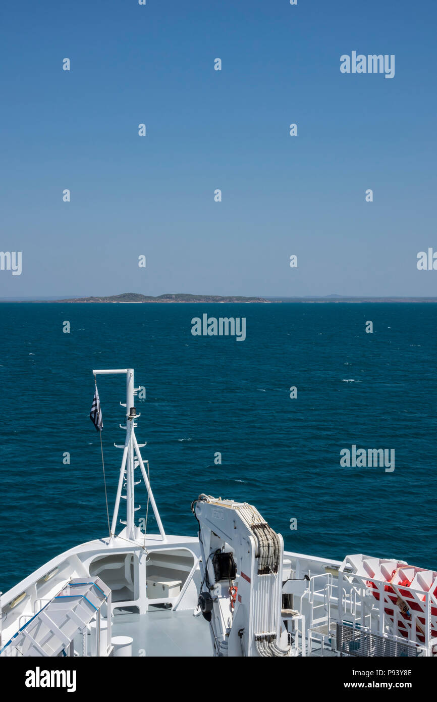 L'Austral arriving at Vansittart Bay and Jar Island, Kimberley Coast ...