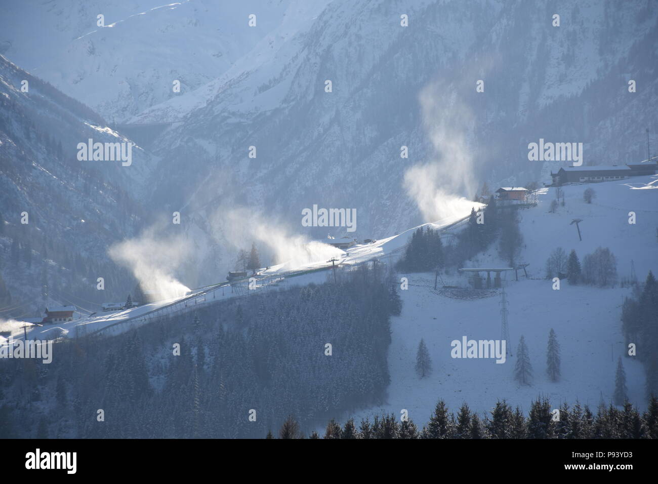 Sportlich schneien hi-res stock photography and images - Alamy