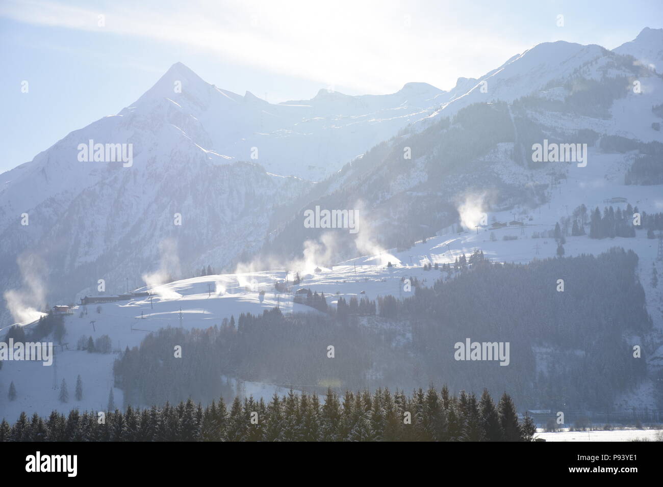 Sportlich schneien hi-res stock photography and images - Alamy