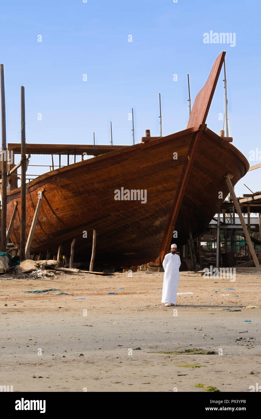 Dhow yard hi-res stock photography and images - Alamy