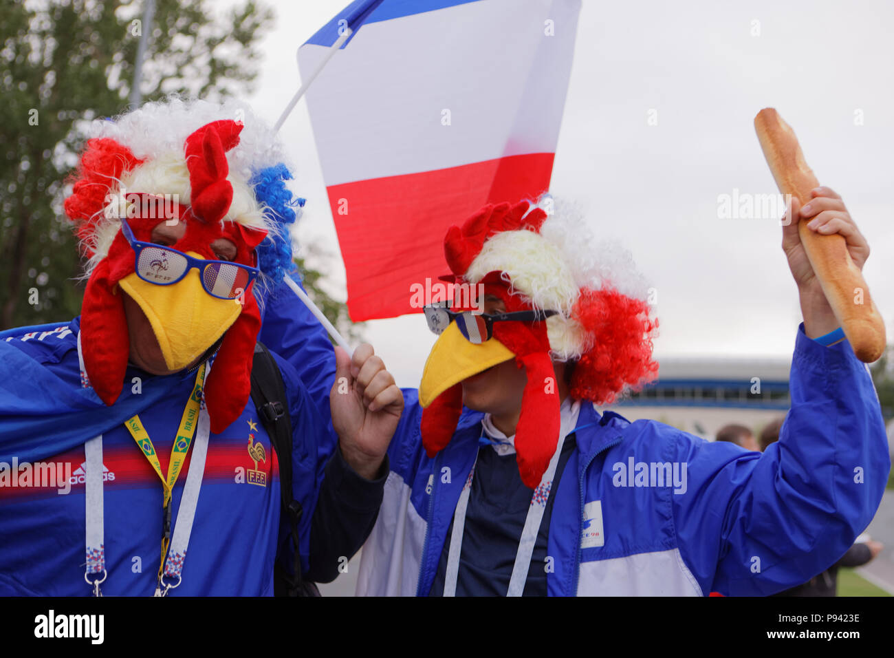 France football fans baguette hi-res stock photography and images - Alamy
