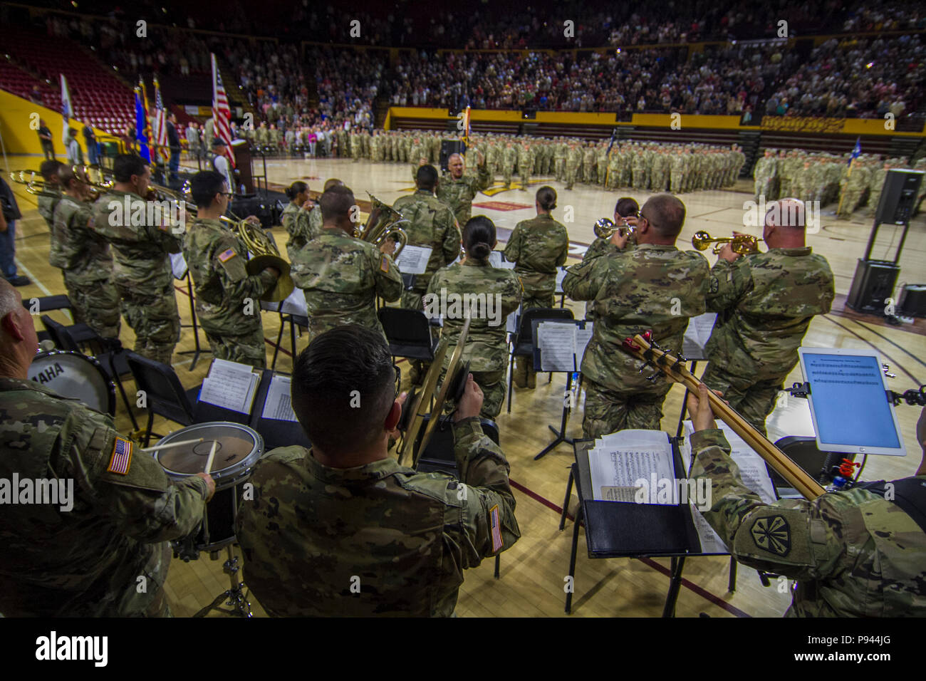 More than 400 Arizona Army National Guard Soldiers with 1st Battalion ...