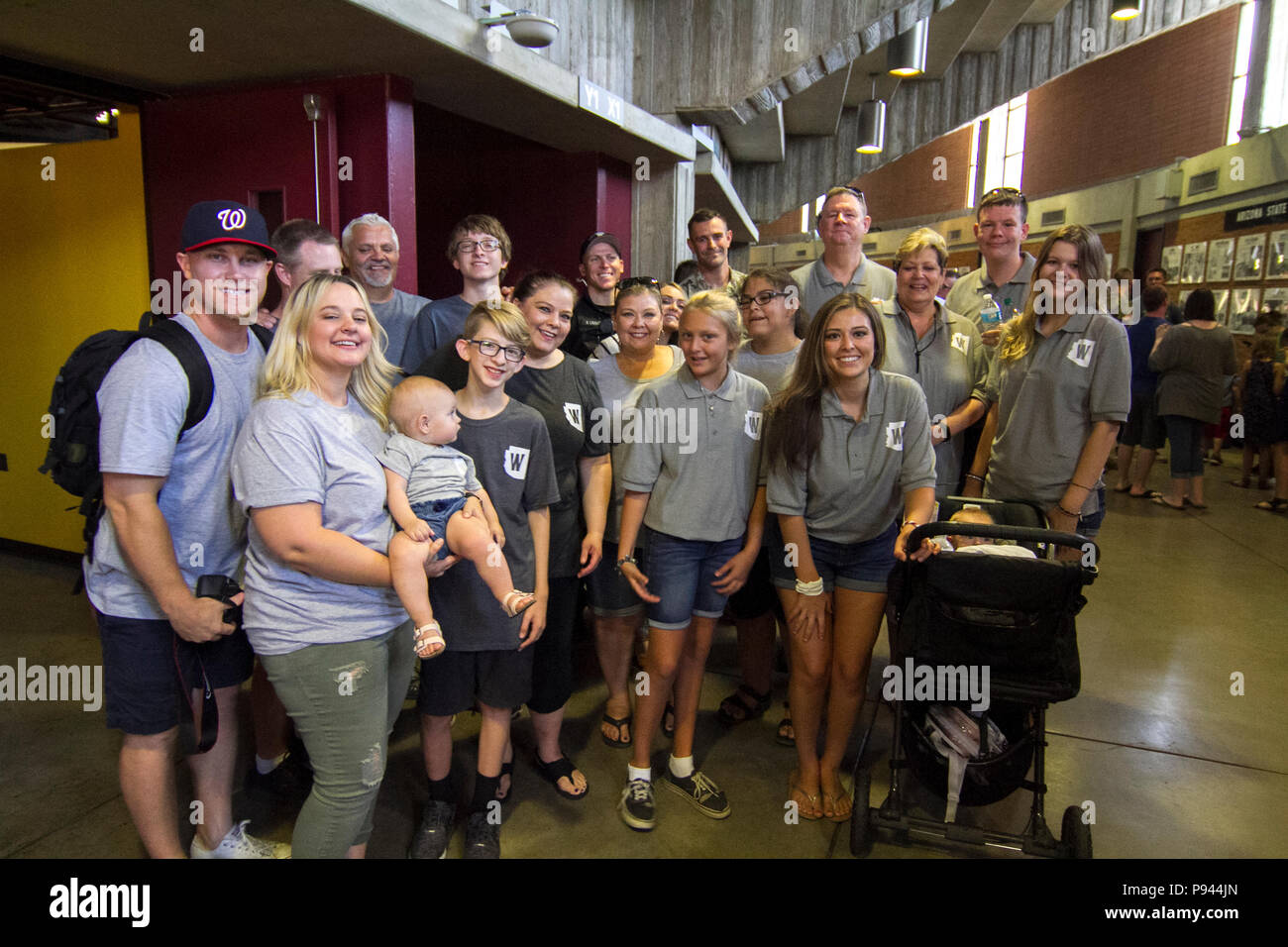 More than 400 Arizona Army National Guard Soldiers with 1st Battalion ...
