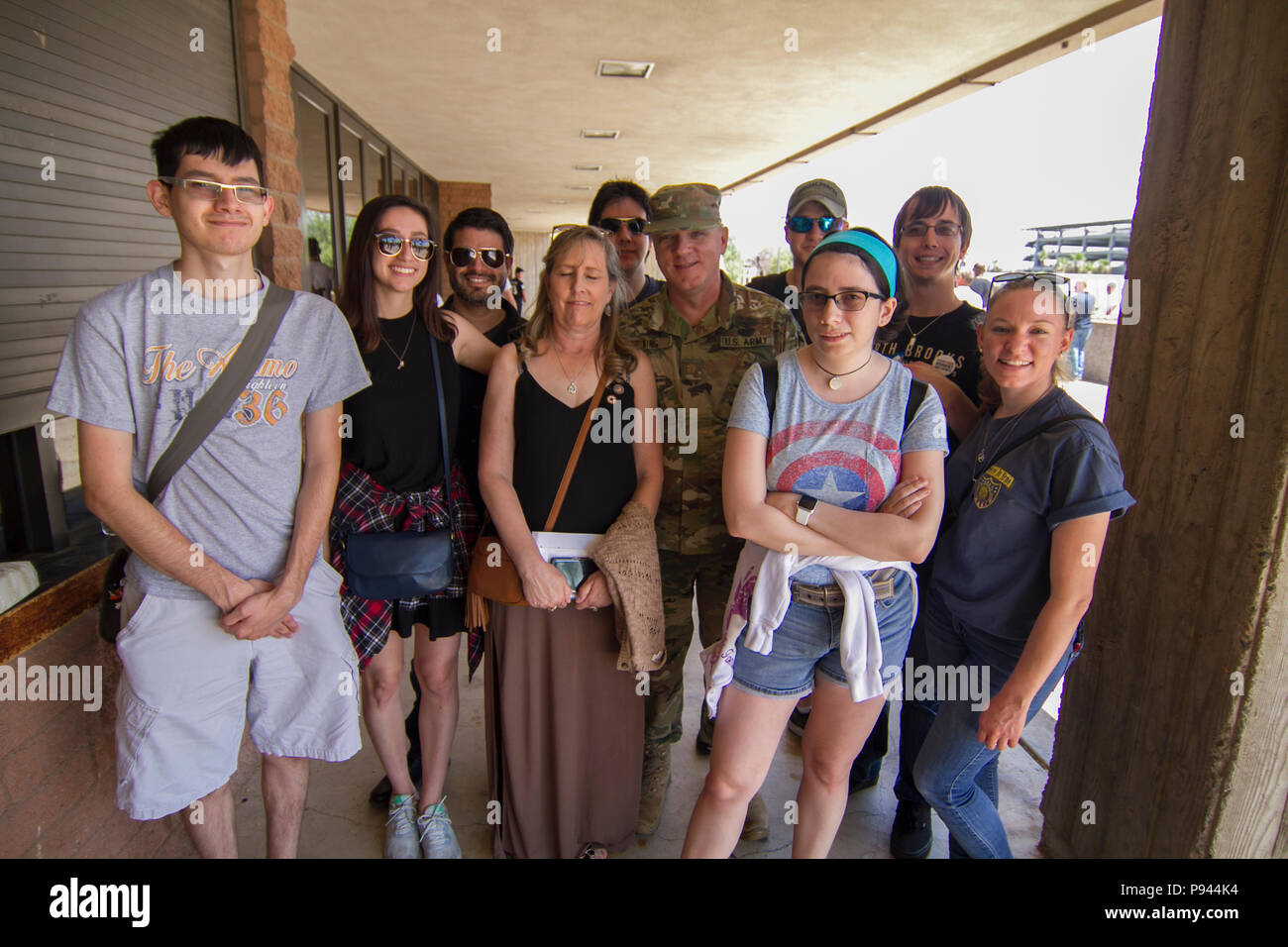 More than 400 Arizona Army National Guard Soldiers with 1st Battalion ...