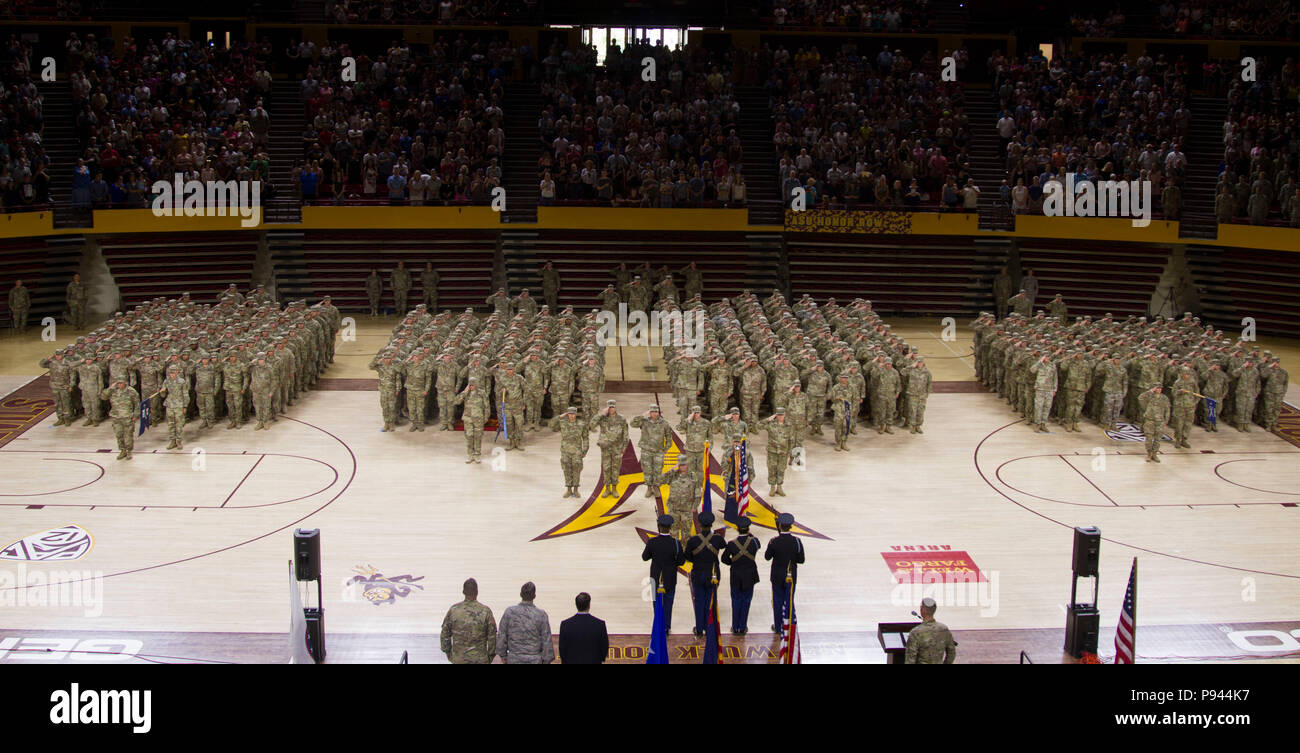More than 400 Arizona Army National Guard Soldiers with 1st Battalion ...