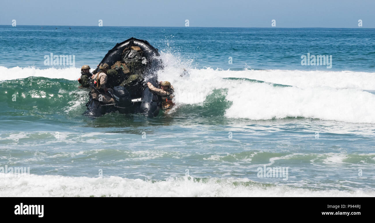 180708-O-N0842-3003 MARINE CORPS BASE CAMP PENDLETON, Calif. (June 8 ...
