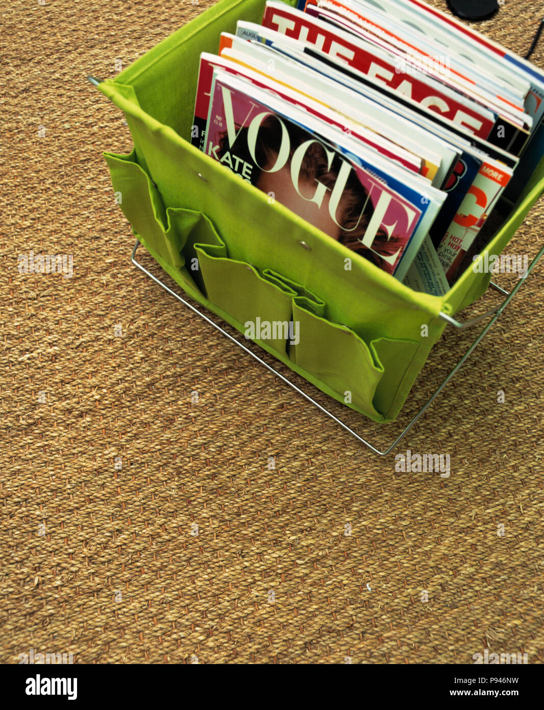 Canvas holder hi-res stock photography and images - Alamy