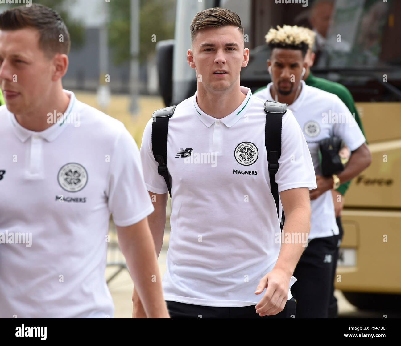 Scott sinclair arrive celtic park hi-res stock photography and images ...
