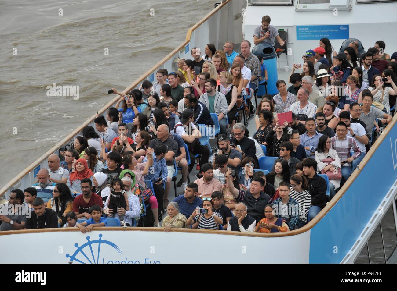 Thames speed boat ride hi-res stock photography and images - Alamy