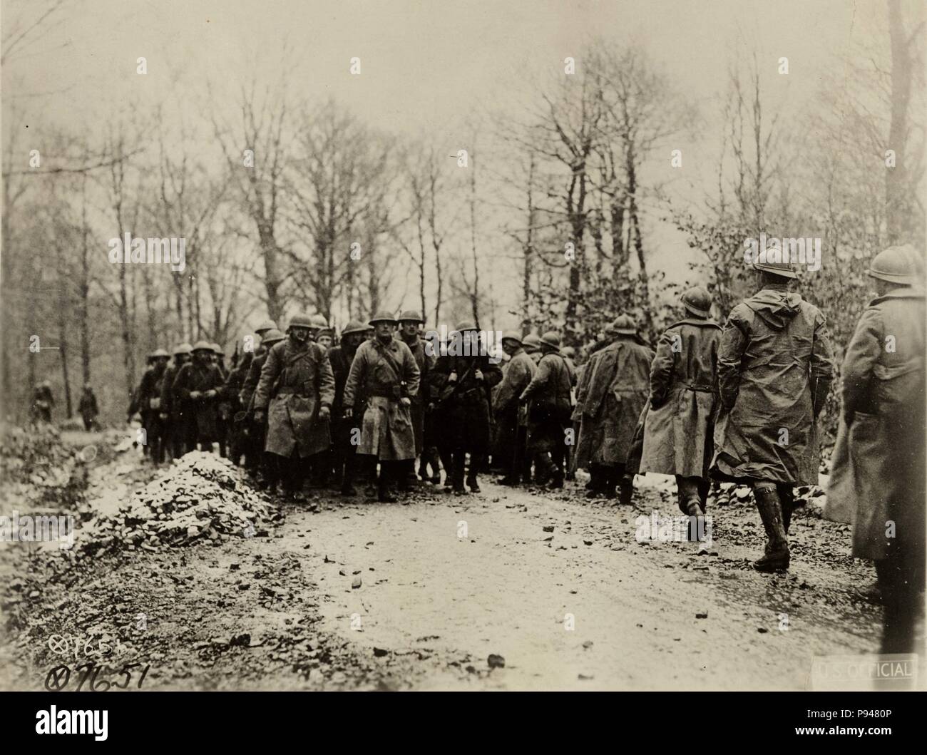 U.S. Army National Guard Soldiers from Company D, 1st Battalion, 165th ...