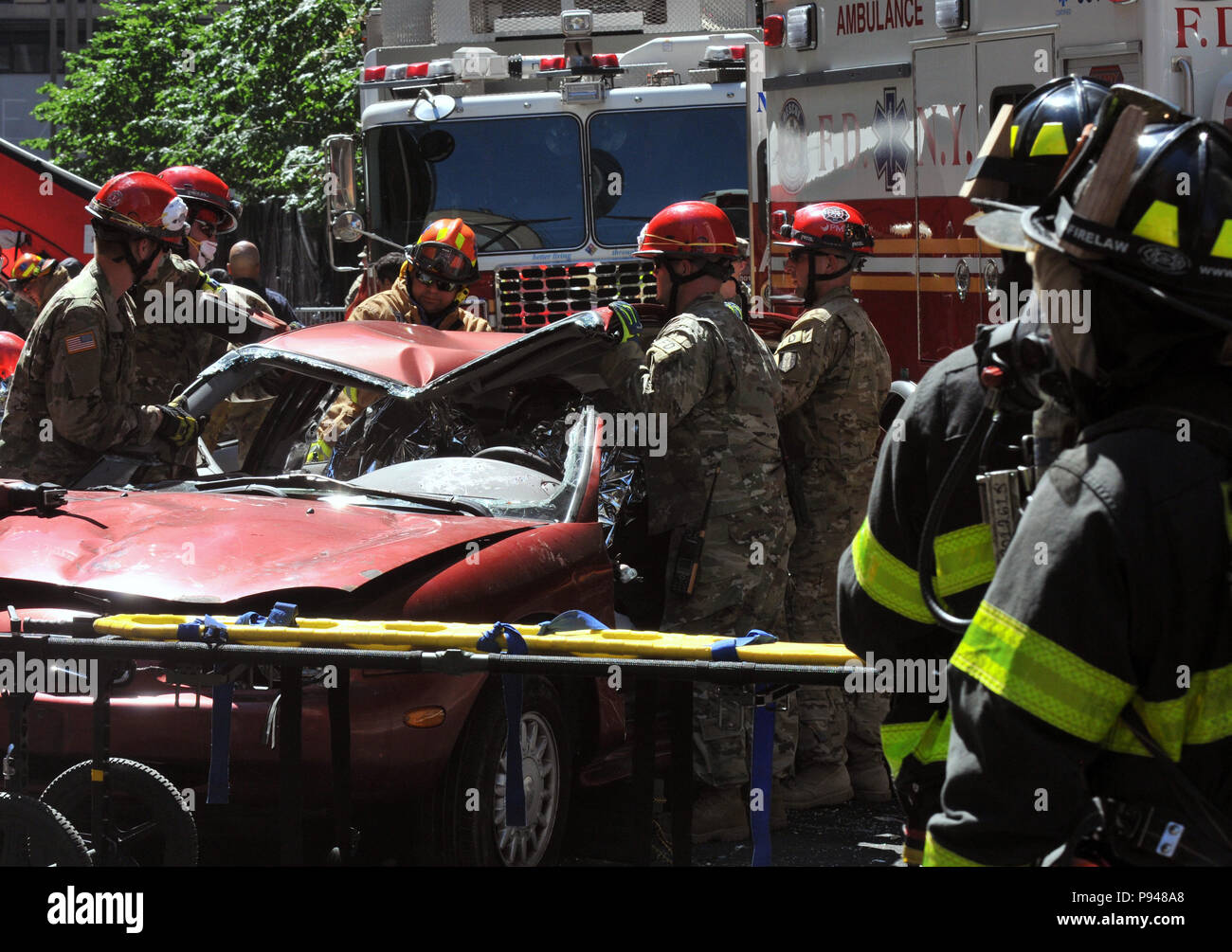 U.S. Army Reserve Soldiers with the 468th Engineer Detachment, 368th ...
