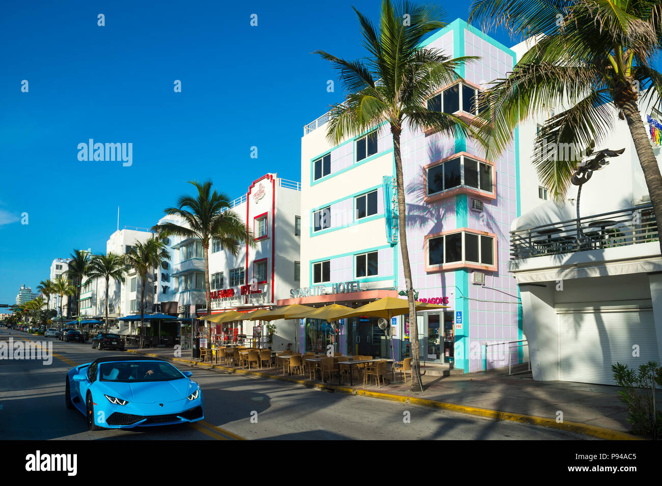 Car drives on to sidewalk hi-res stock photography and images - Alamy