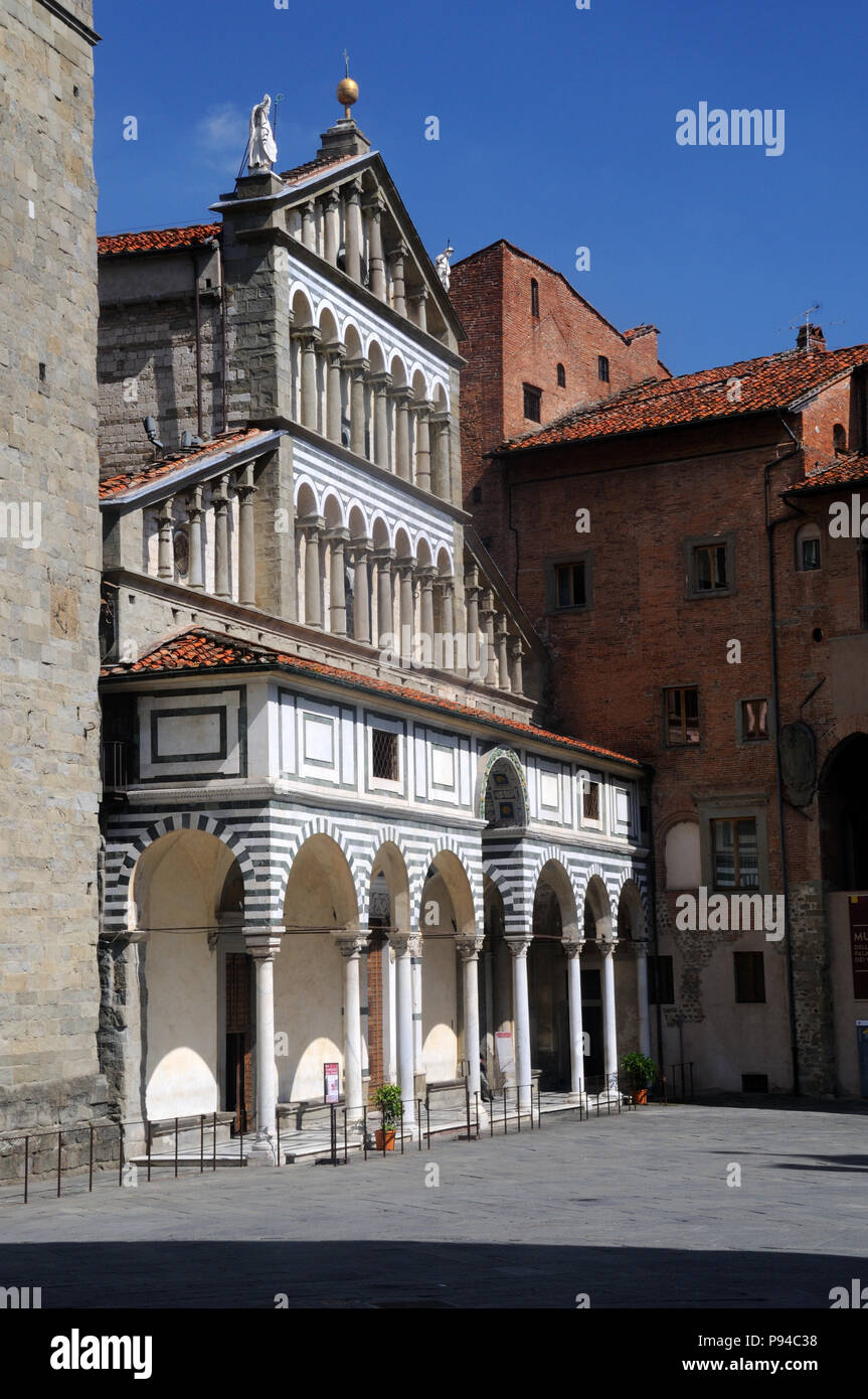 Oblique front view hi-res stock photography and images - Alamy