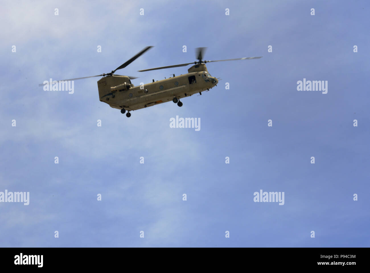 An Oregon Army National Guard CH-47 Chinook helicopter with Bravo ...