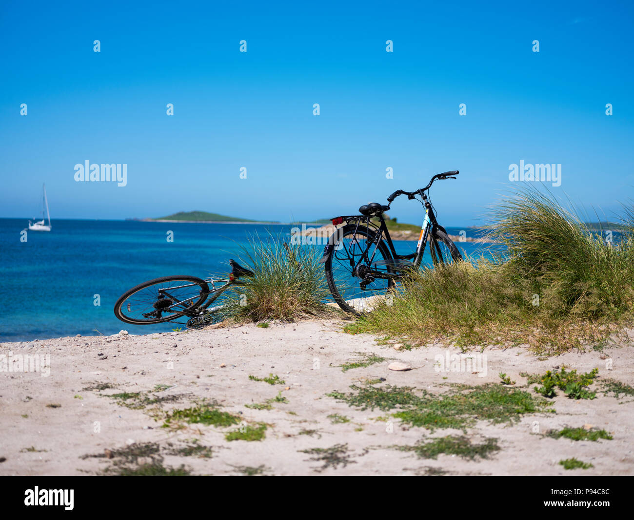 Scillies bicycle hi-res stock photography and images - Alamy