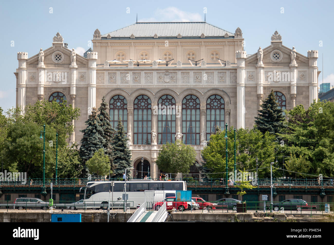 The beautiful architecture of the Vigado Concert Hall in Budapest ...