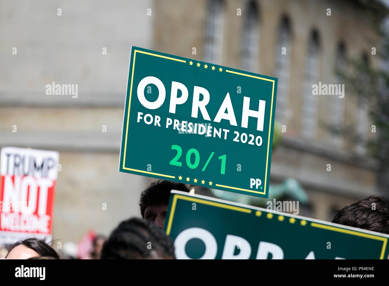 Oprah winfrey sign hi-res stock photography and images - Alamy