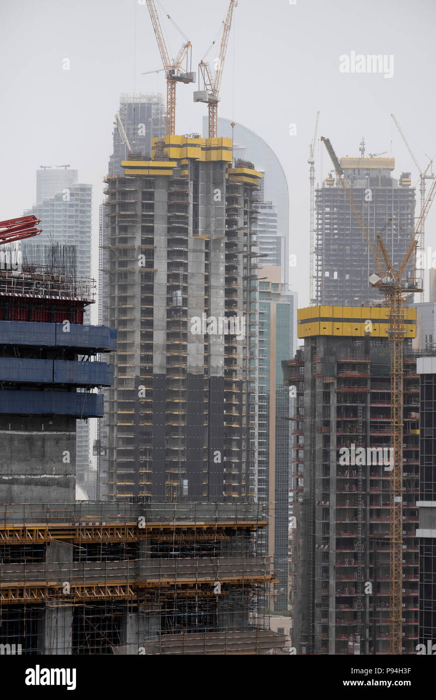 Evening view of massive construction site in Dubai Stock Photo - Alamy