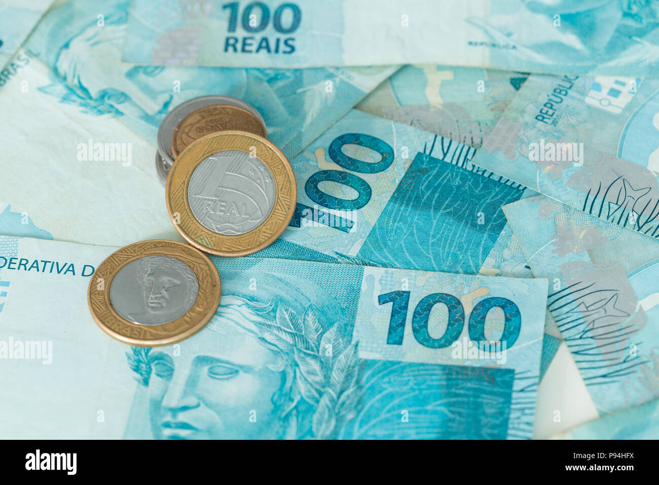 Brazilian money, reais, high denominations Stock Photo - Alamy