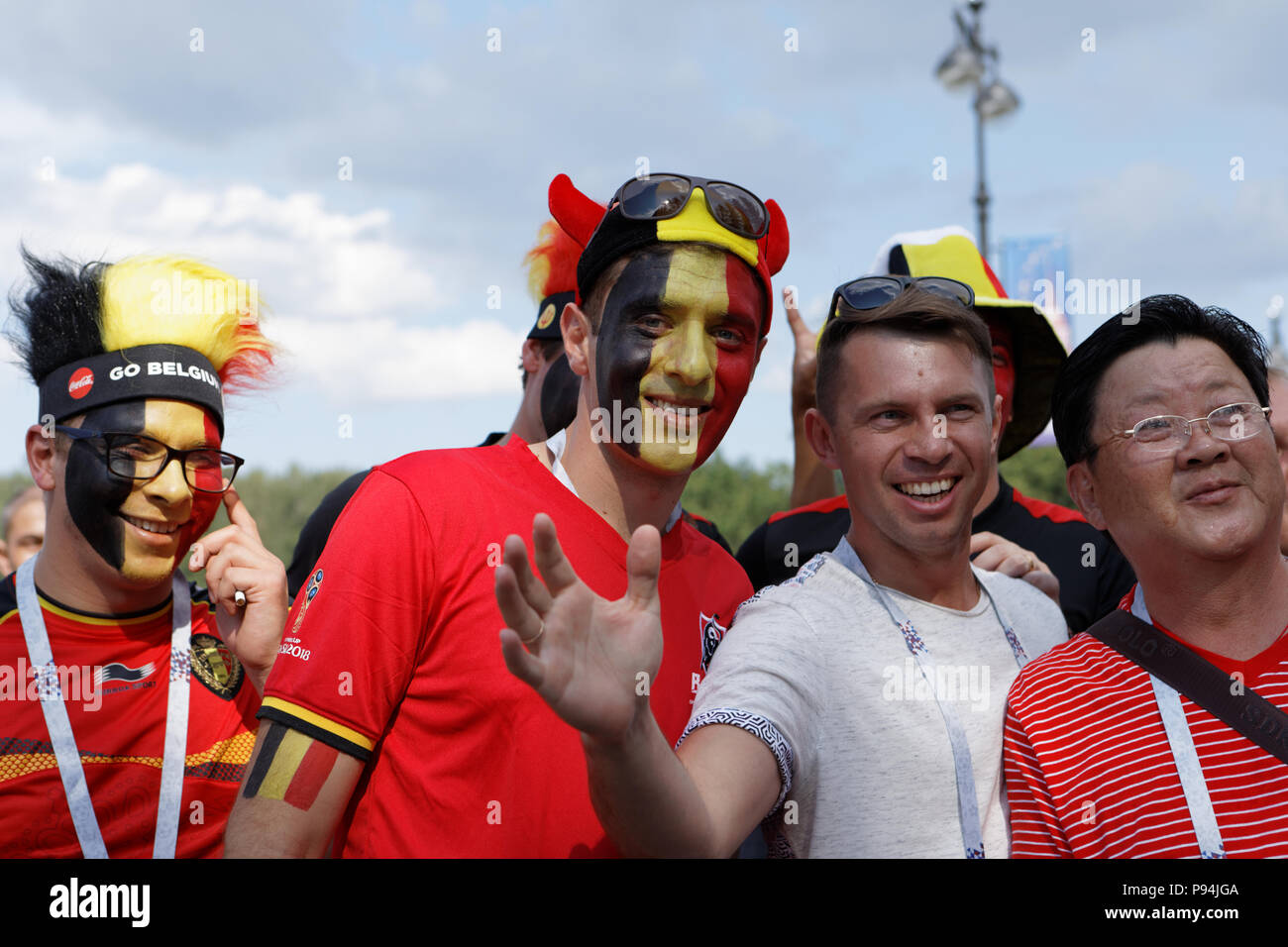 Soccer fan face paint world cup hi-res stock photography and images - Alamy