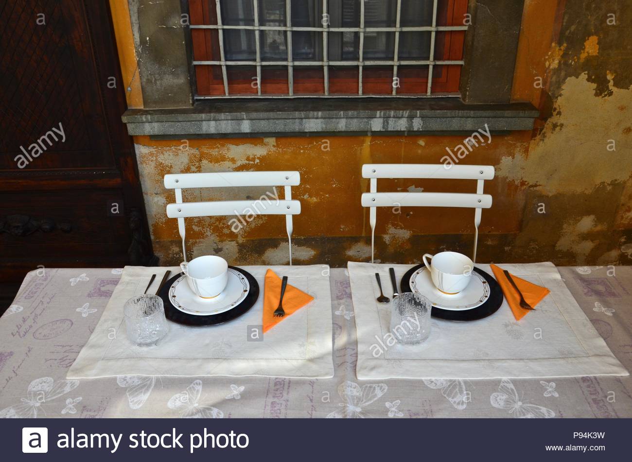 Crumbling Facade High Resolution Stock Photography and Images - Alamy