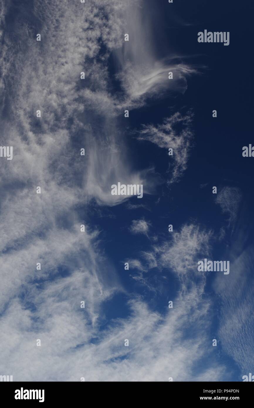 Fibratus clouds uk hi-res stock photography and images - Alamy