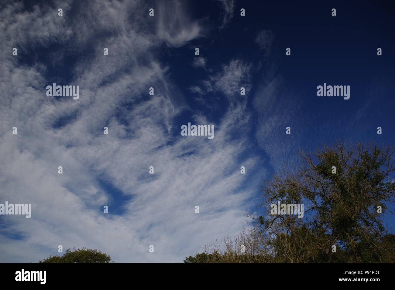 Fibratus clouds uk hi-res stock photography and images - Alamy