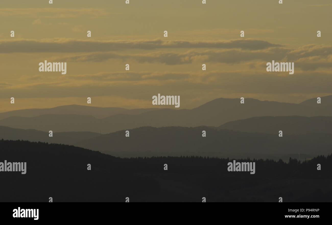 Summer Sunset over the Tay Valley from Castle law. Abernethy, Perth ...