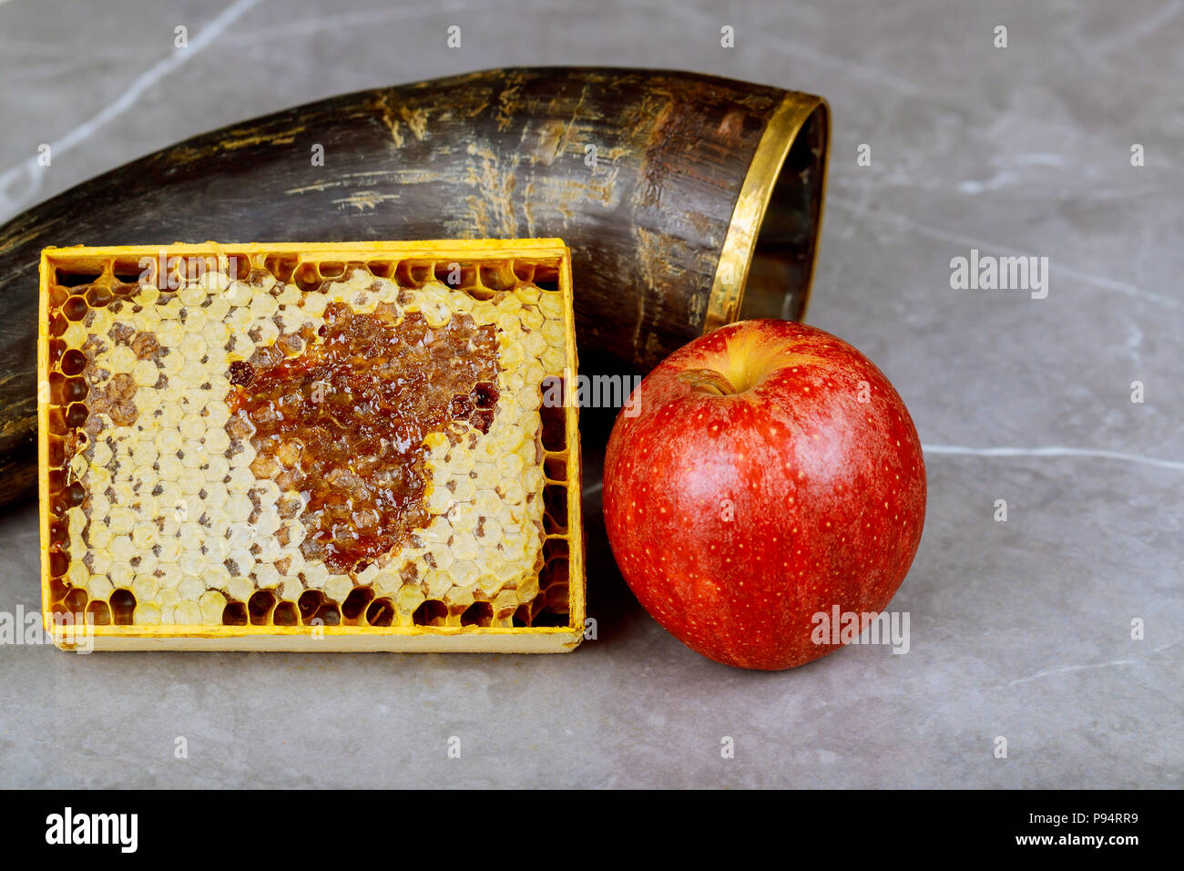 Shofar on a wood background - rosh hashanah Honey, apple and ...