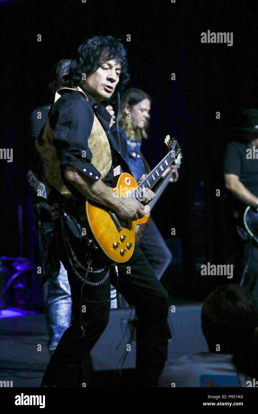 Rose and ed rose hi-res stock photography and images - Alamy