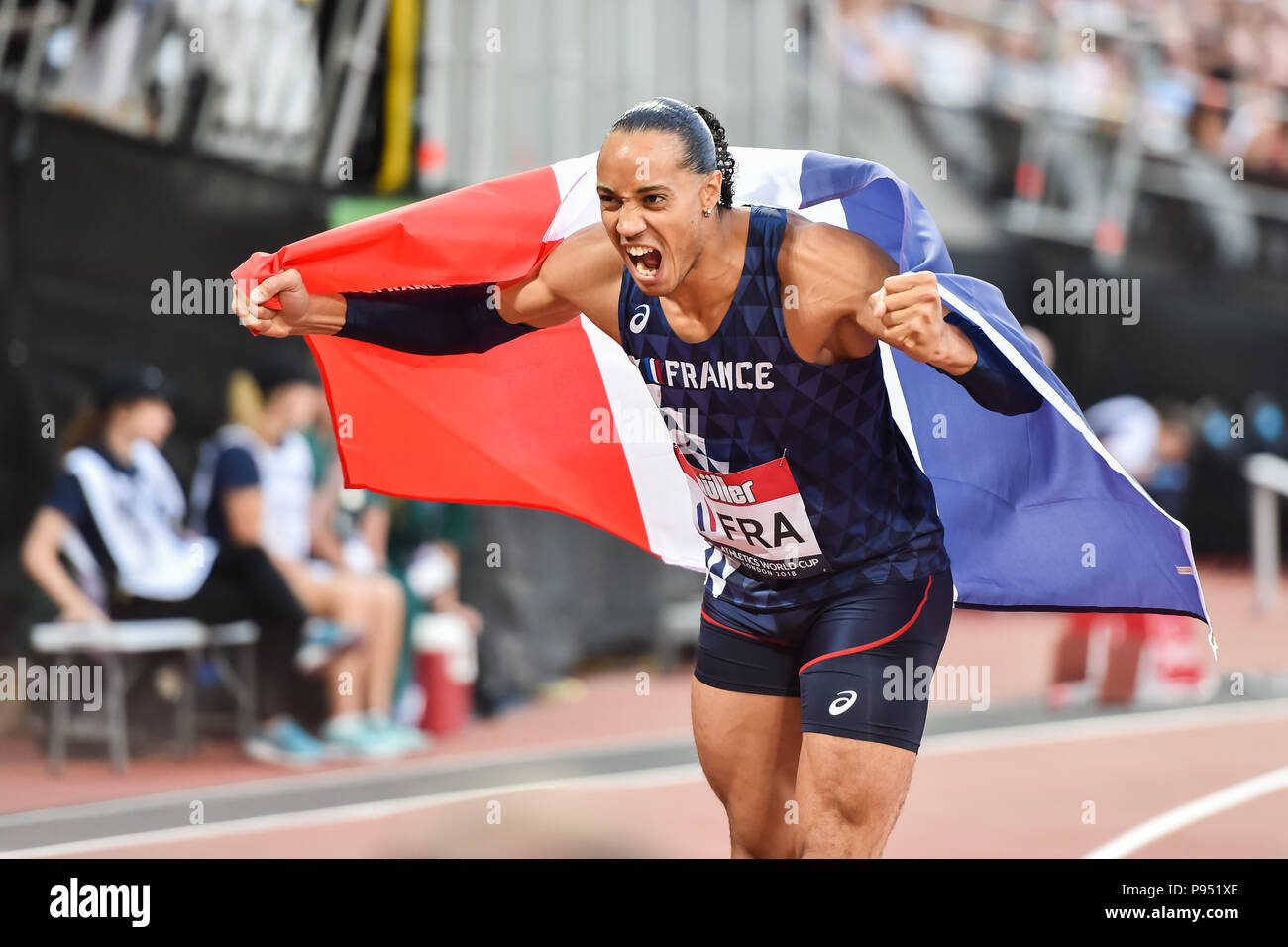 Mens 400m hurdle hi-res stock photography and images - Alamy