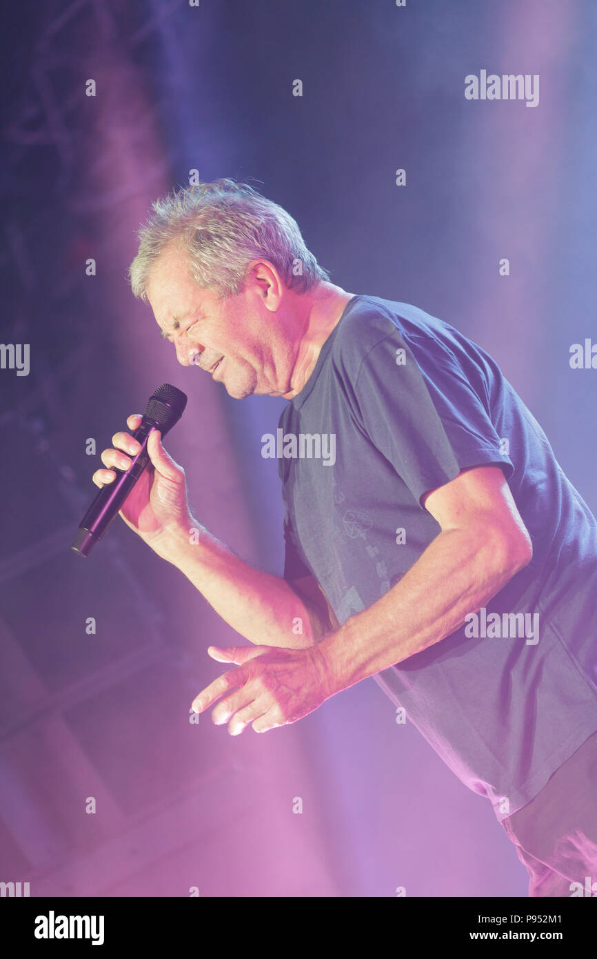 Ian gillan deep purple hi-res stock photography and images - Alamy