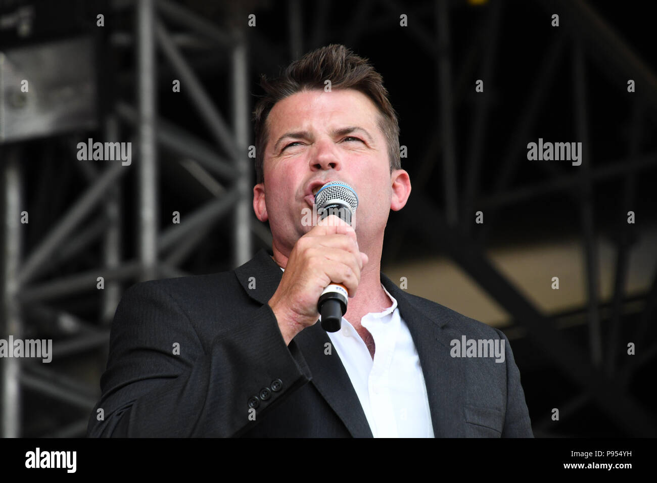 Ronan keating presenter hi-res stock photography and images - Alamy