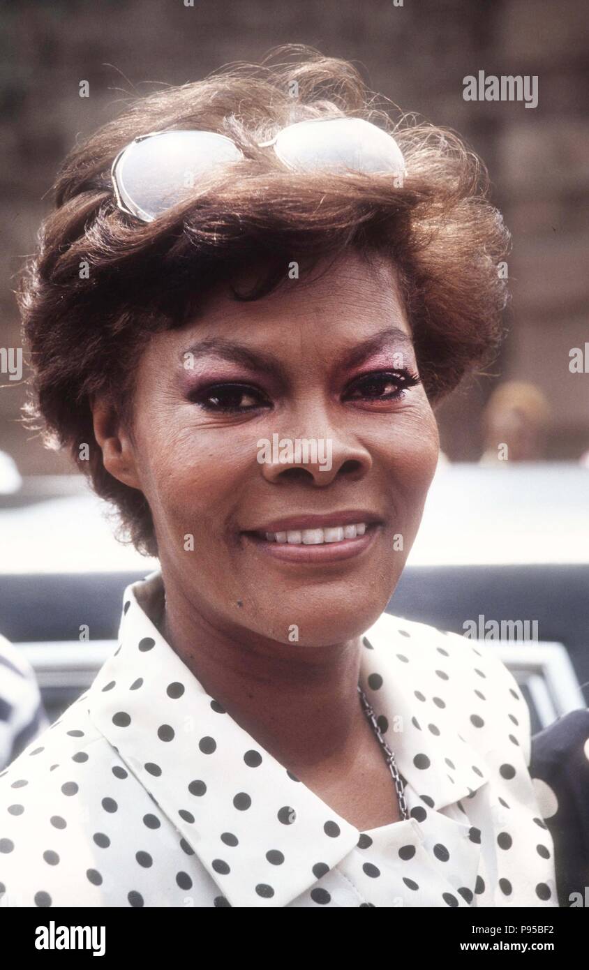 #DionneWarwick 1987 Photo By Adam Scull/PHOTOlink.net Stock Photo - Alamy