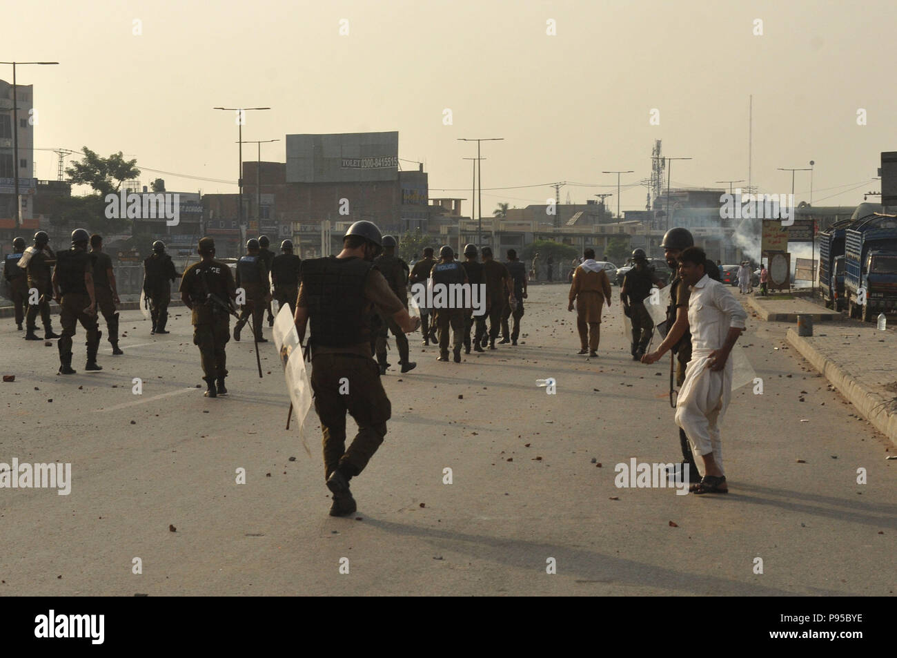 2001 9 nov 2001 hi-res stock photography and images - Alamy