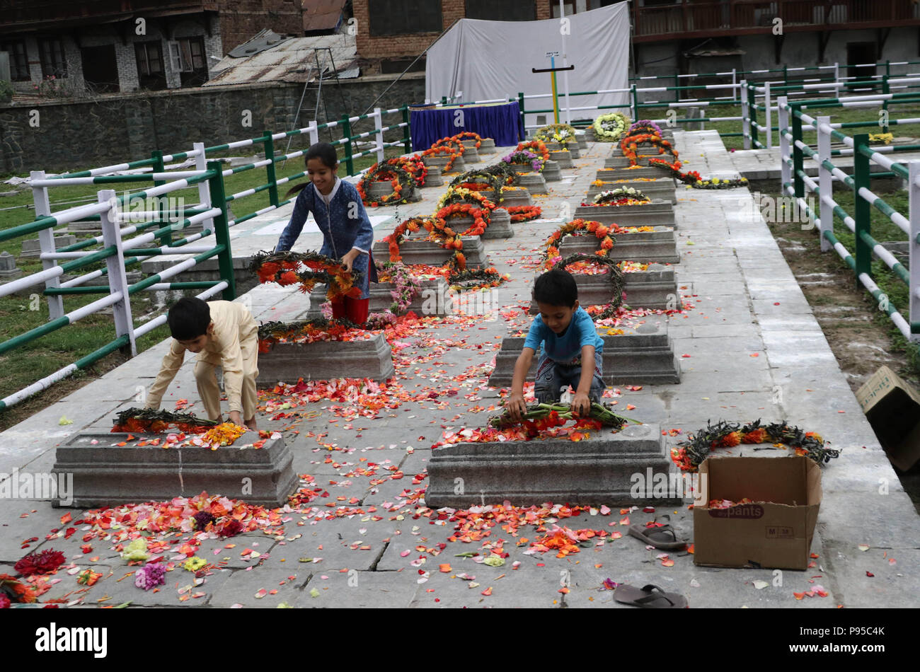 Wreath On A Grave High Resolution Stock Photography and Images - Alamy