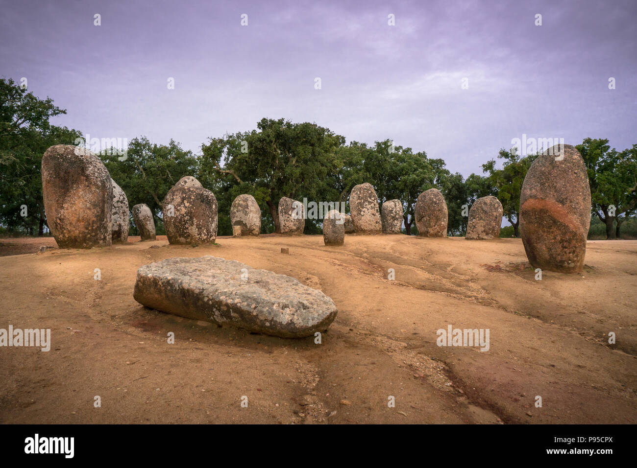 Cromlech hi-res stock photography and images - Alamy