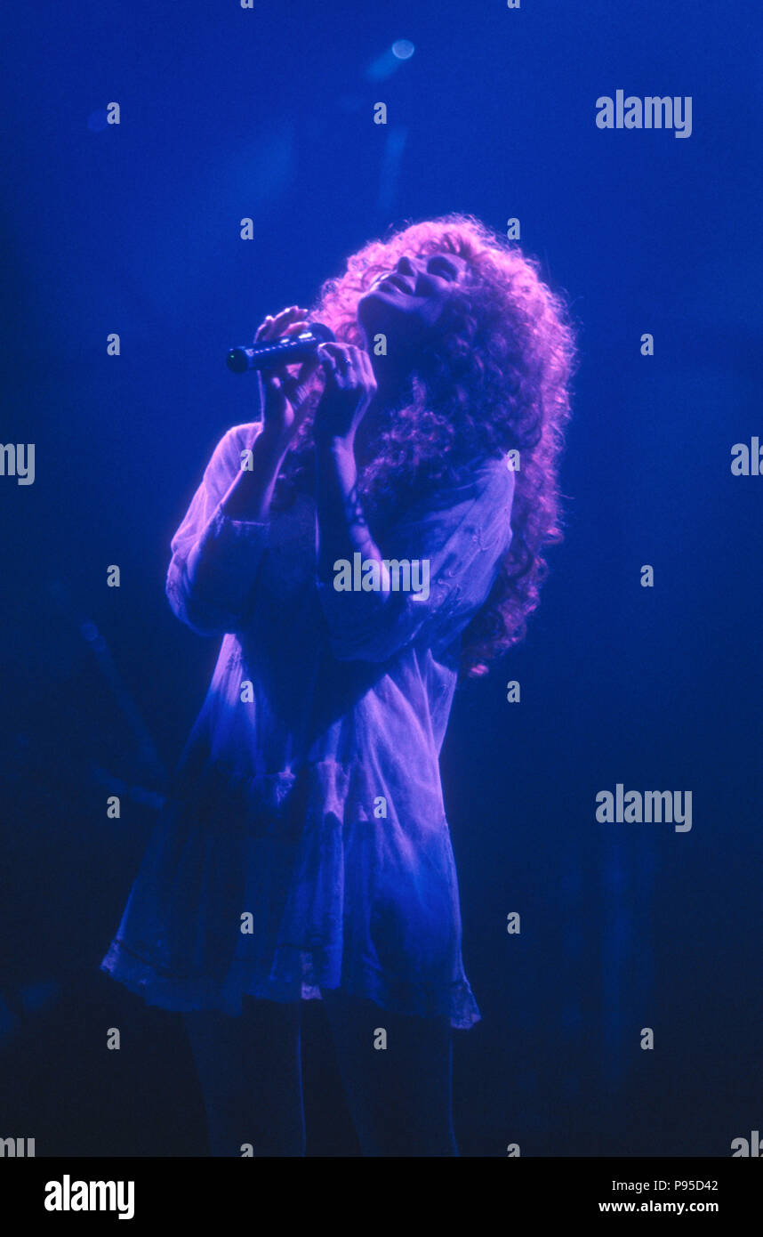LAS VEGAS, NV - MARCH 12: Singer Cher performs in concert on 'Love ...