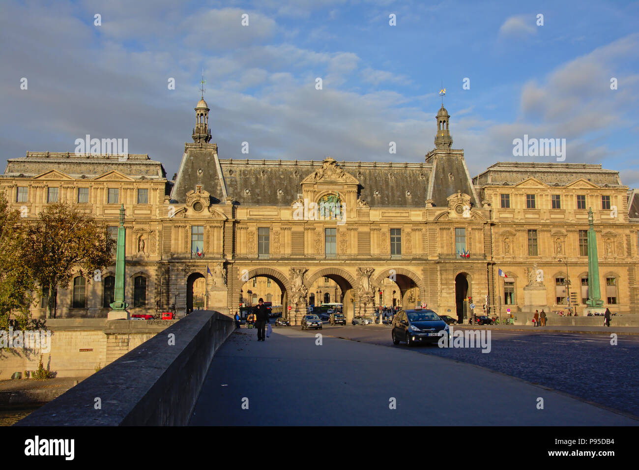 Neo renaissance architecture of Place du caroussel square and bridge ...